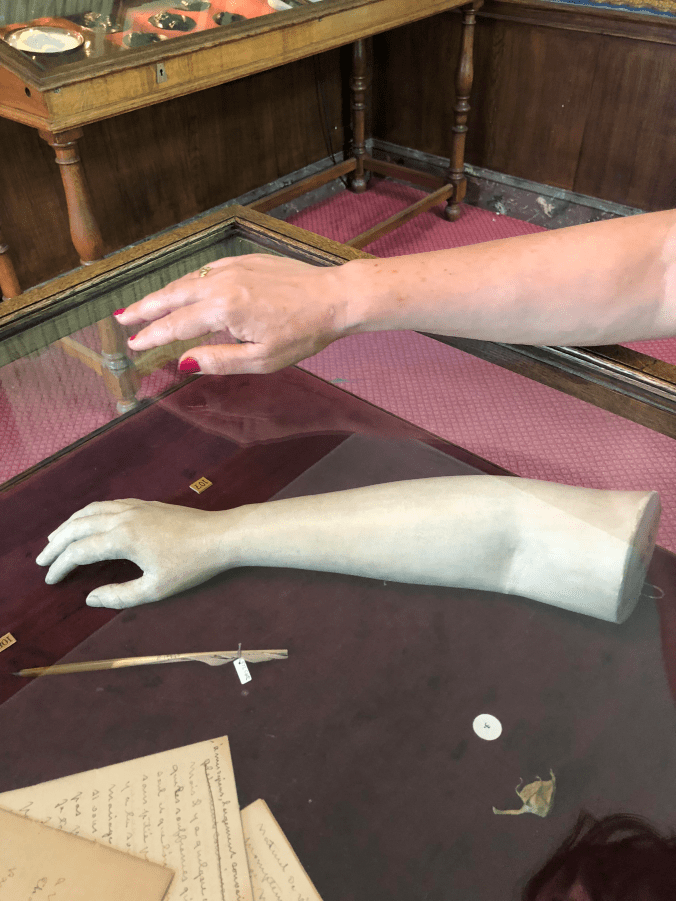 LA MAIN DE CHOPIN | Grain de sable